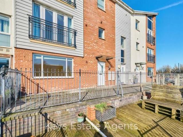 1 bedroom ground floor flat for sale in Lock Keepers Way, Stoke On Trent, ST1