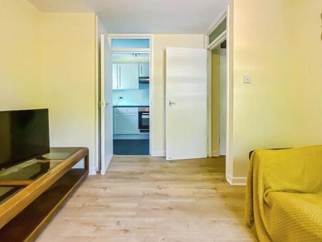1 bedroom ground floor flat for sale in London Road, Tonbridge, TN10