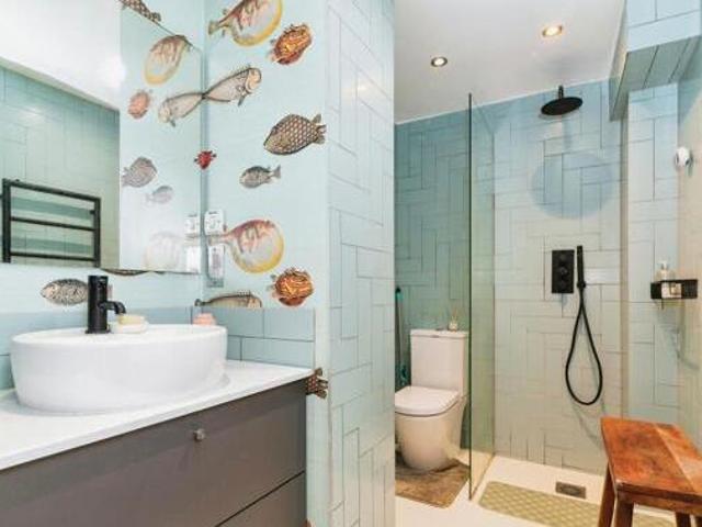 1 Bedroom Ground Floor Flat For Sale In London
