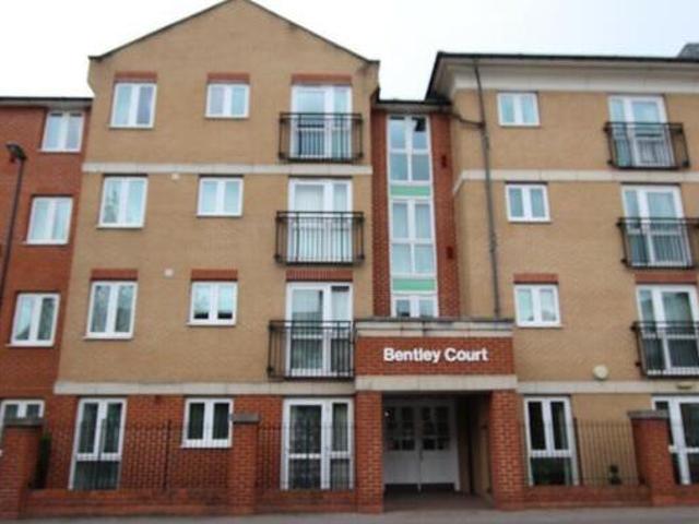 1 Bedroom Ground Floor Flat For Sale In London