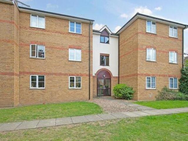 1 Bedroom Ground Floor Flat For Sale In London