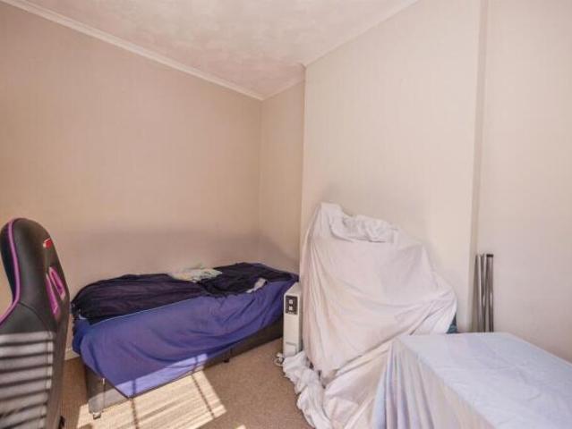1 bedroom ground floor flat for sale in Lawrence Road, Southsea, PO5