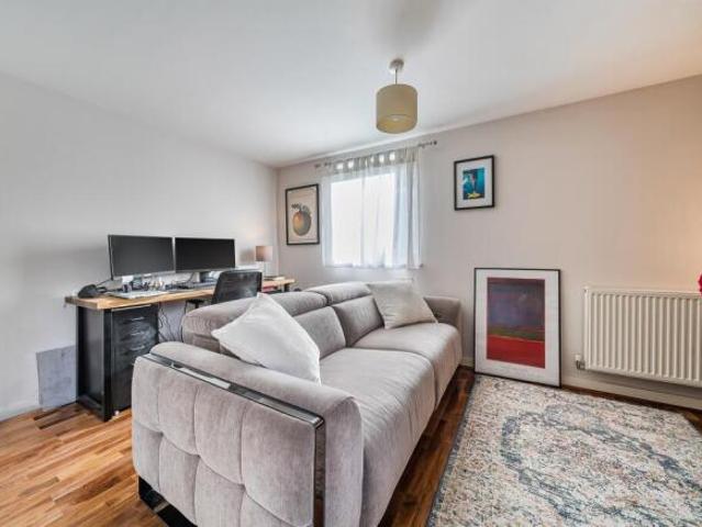 1 bedroom ground floor flat for sale in Newsom Place, St. Albans, AL1