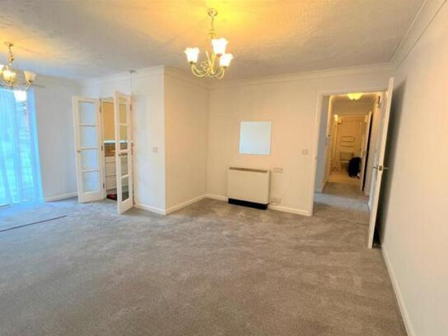 1 Bedroom Ground Floor Flat For Sale In South Croydon