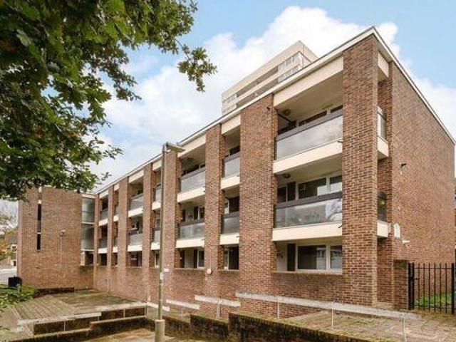 1 Bedroom Ground Floor Flat For Sale In Southfields