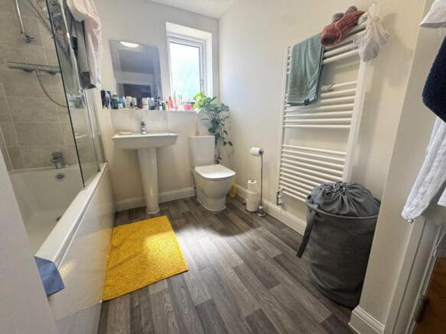 1 bedroom ground floor flat for sale in Semington Strand, Wichelstowe, Swindon, SN1 7DL, SN1