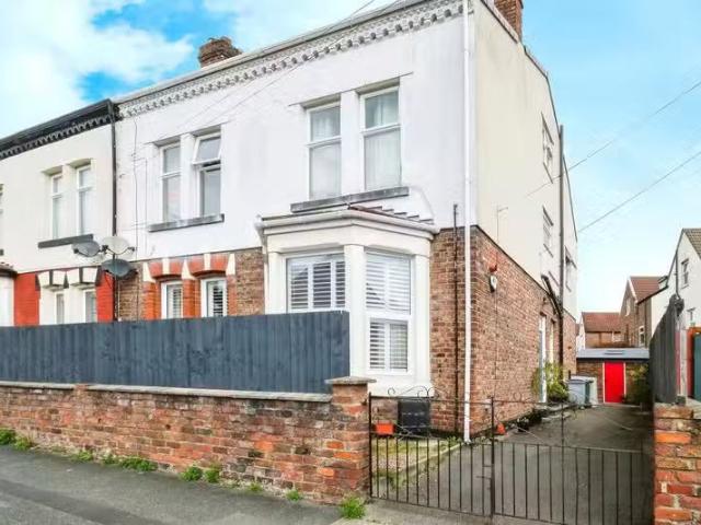 1 bedroom ground floor flat for sale in Sheen Road, Wallasey.