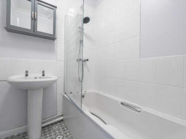 1 bedroom ground floor flat for sale in St. Andrews Road, Southsea, PO5