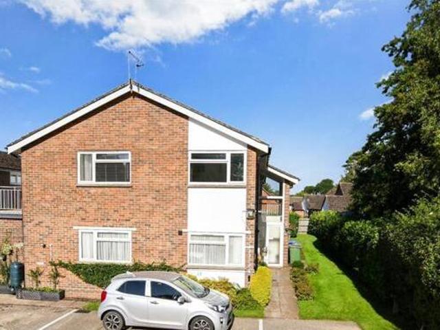 1 Bedroom Ground Floor Flat For Sale In Storrington