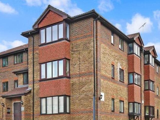 1 Bedroom Ground Floor Flat For Sale In Sutton