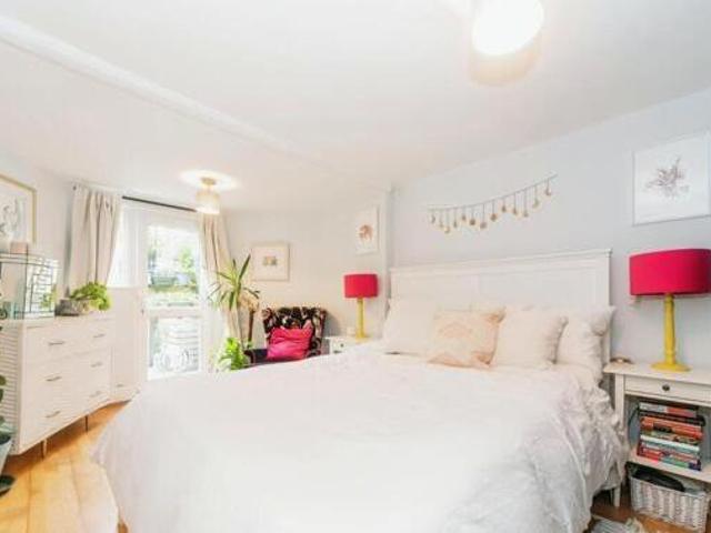 1 Bedroom Ground Floor Flat For Sale In Surbiton