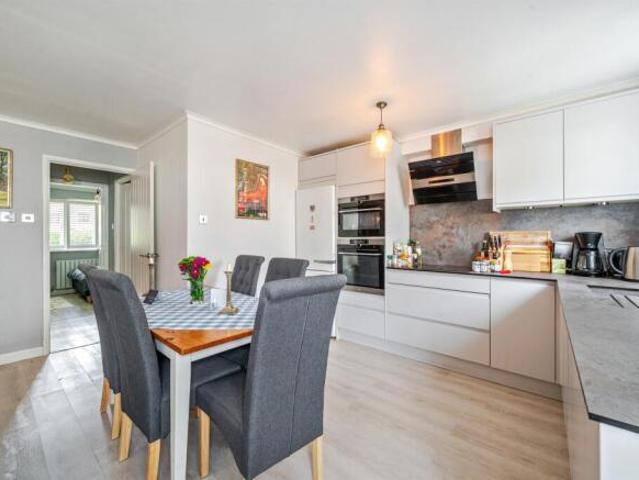 1 bedroom ground floor flat for sale in Popes Lane, London, W5