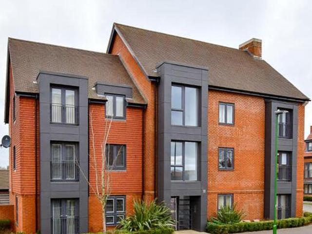1 Bedroom Ground Floor Flat For Sale In Pease Pottage