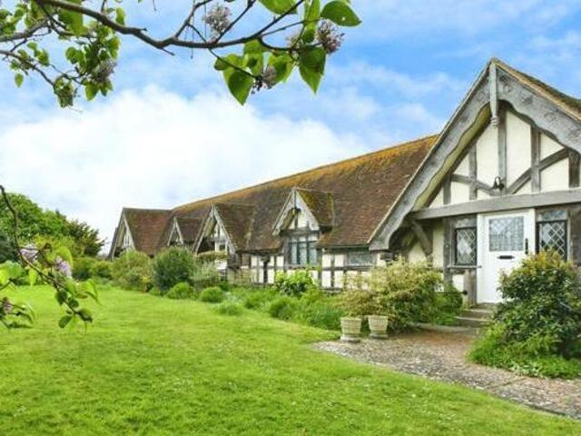 1 Bedroom Ground Floor Flat For Sale In Rottingdean