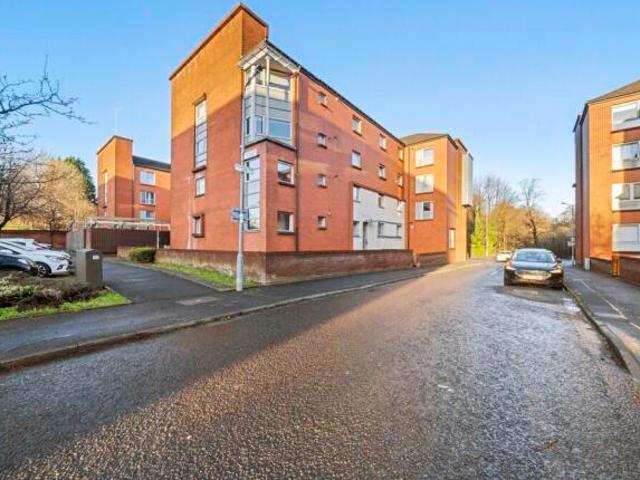 1 bedroom ground floor flat for sale in Tollcross Park View, Tollcross, Glasgow, G32