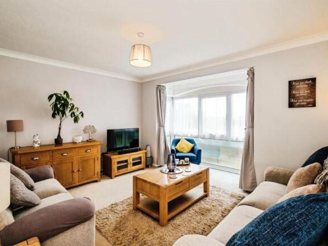 1 bedroom ground floor flat for sale in The Strand, Goring By Sea, Worthing, BN12