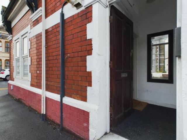 1 bedroom ground floor flat for sale in Theobald Road, Cardiff. CF5