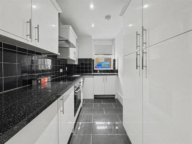 1 bedroom ground floor flat to rent
