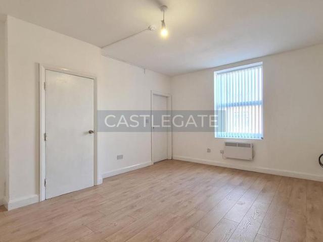 1 bedroom ground floor flat to rent