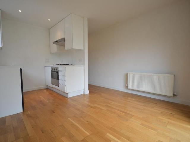 1 bedroom ground floor flat to rent