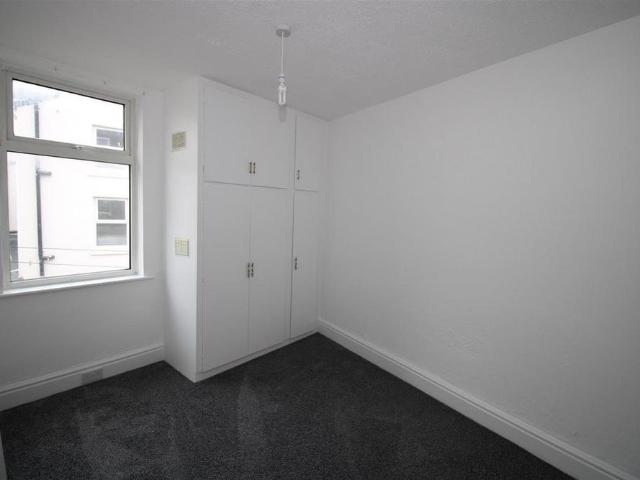 1 bedroom ground floor flat to rent