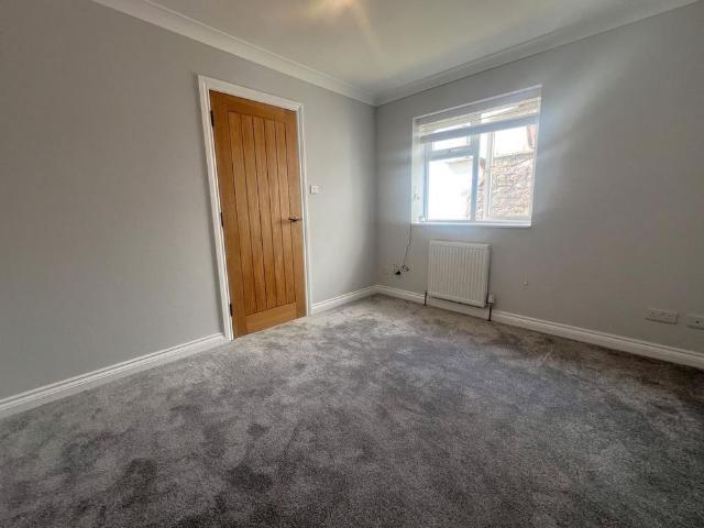 1 bedroom ground floor flat to rent