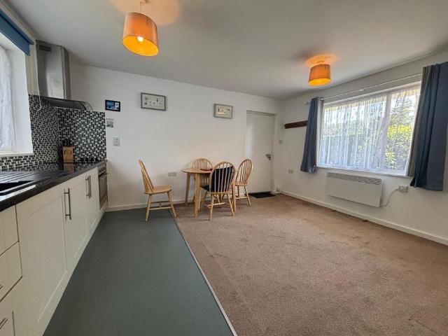 1 bedroom ground floor flat to rent