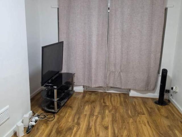1 bedroom ground floor flat to rent