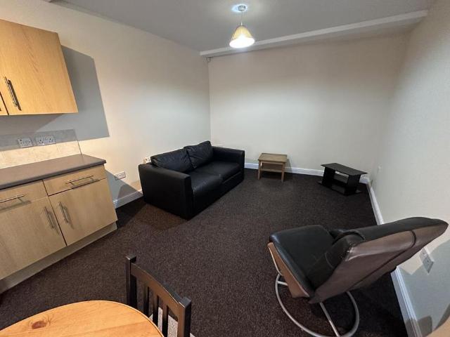 1 bedroom ground floor flat to rent