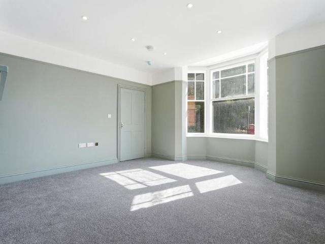 1 bedroom ground floor flat to rent