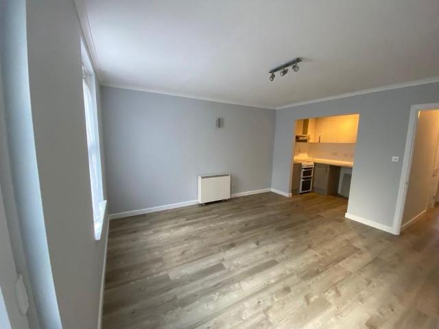 1 bedroom ground floor flat to rent