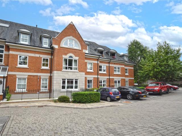 1 bedroom Ground floor flat to rent