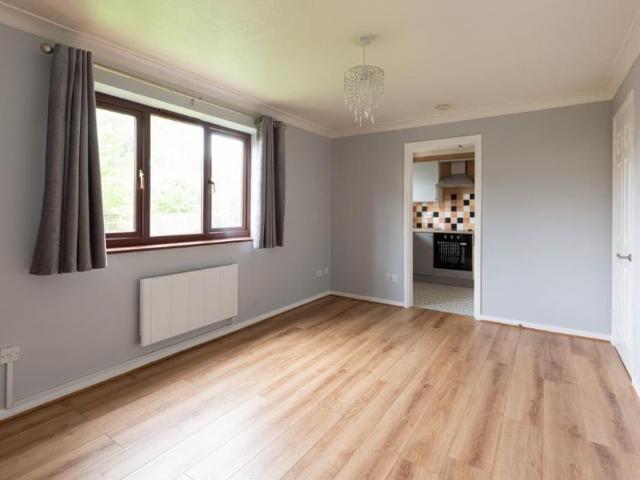 1 bedroom ground floor flat to rent