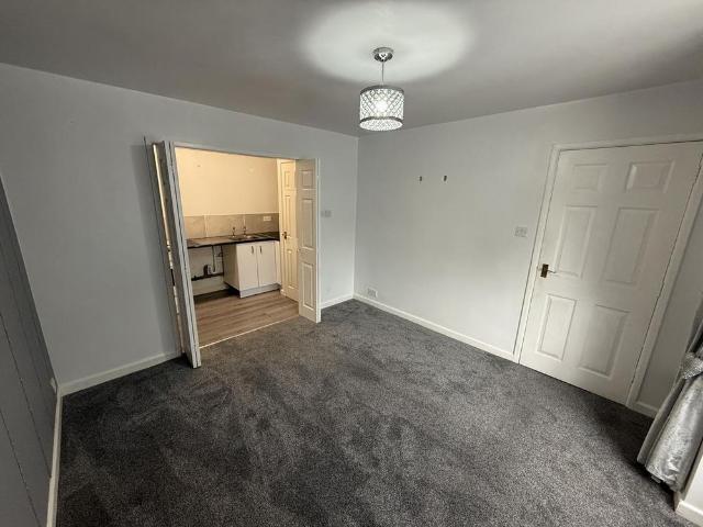 1 bedroom ground floor flat to rent