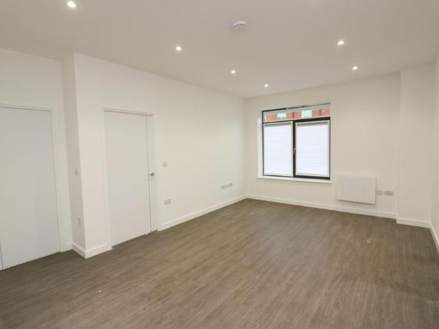 1 bedroom ground floor flat to rent