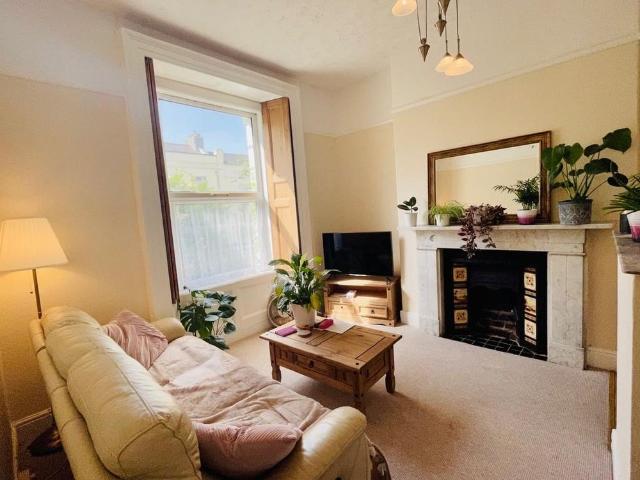 1 bedroom ground floor flat to rent
