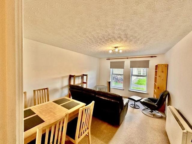 1 bedroom ground floor flat to rent
