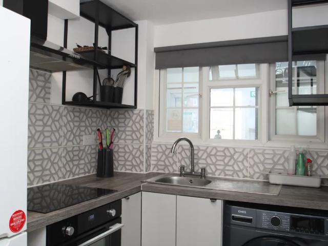1 bedroom ground floor flat to rent