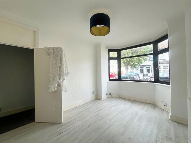 1 bedroom ground floor flat to rent