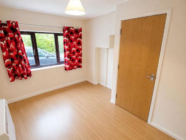 1 bedroom ground floor flat to rent