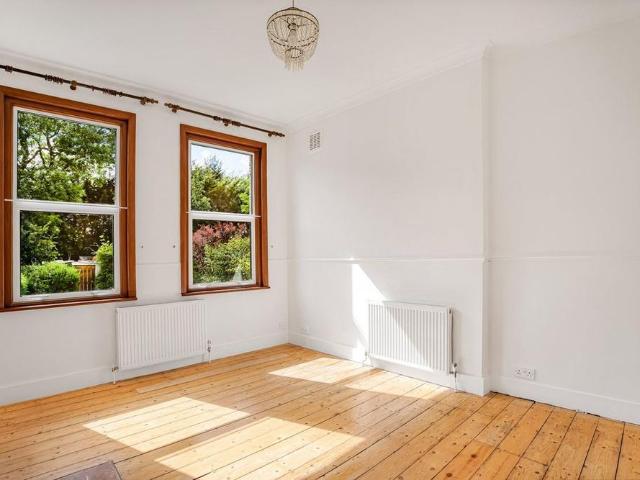 1 bedroom ground floor flat to rent