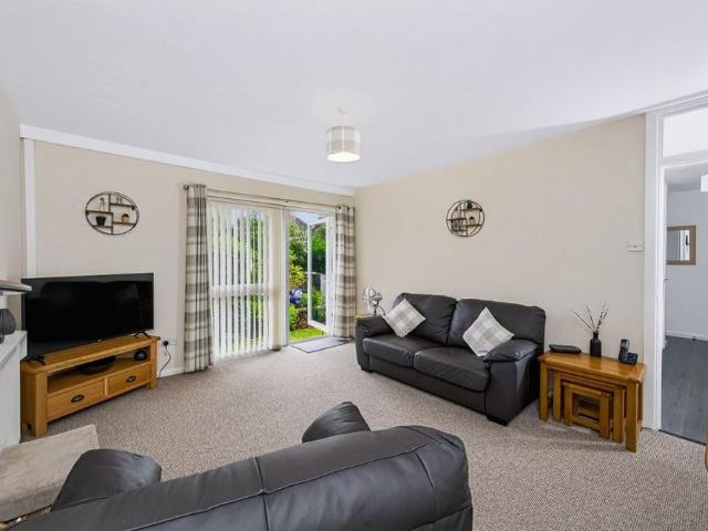 1 bedroom ground floor flat to rent