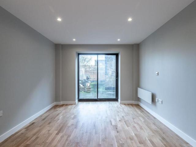 1 bedroom ground floor flat to rent