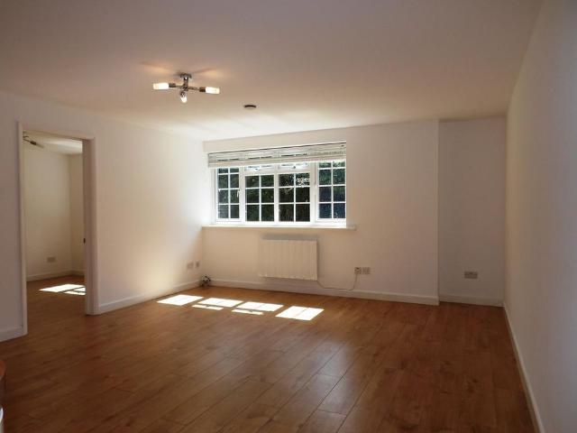 1 bedroom ground floor flat to rent