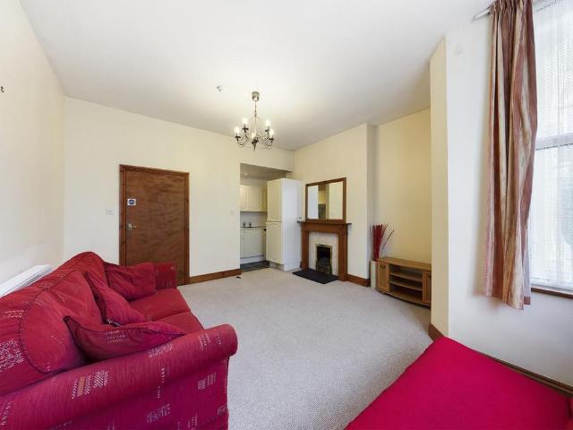 1 bedroom ground floor flat to rent