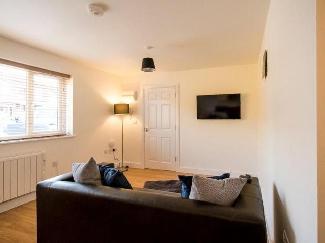 1 bedroom ground floor flat to rent