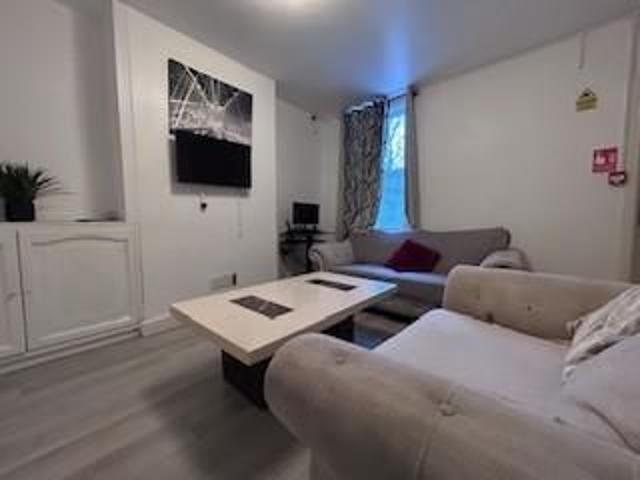 1 bedroom ground floor flat to rent