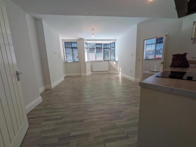 1 bedroom ground floor flat to rent