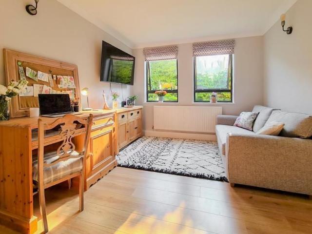 1 bedroom ground floor flat to rent