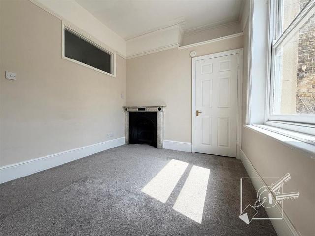 1 bedroom ground floor flat to rent